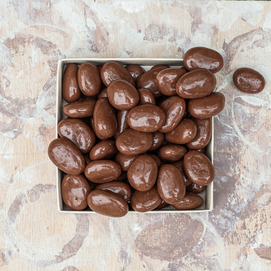 Shades-Amandes milk chocolate / Tonka bean | La Boutique de Baumanière